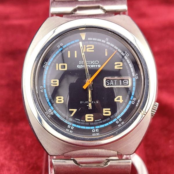Vintage Seiko 5 Sports Men's Automatic Watch w/ Internal Dive Bezel For ...