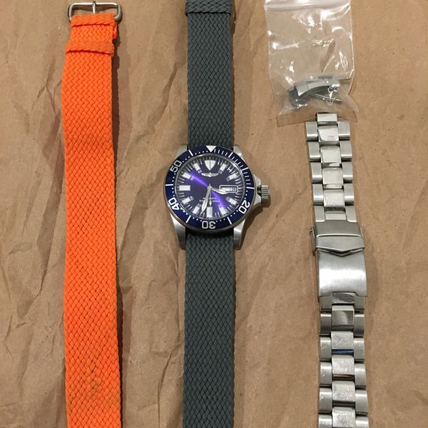 Invicta 7042 *Yachtmonster* in Blue w/ rbesass coin edge bezel and case ...