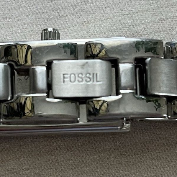Fossil Watch Women ES-1107, Waterproof 100 Feet | WatchCharts Marketplace