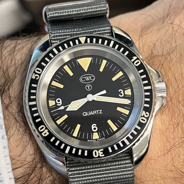 [$650 USD] CWC 1983 Royal Navy Quartz Diver Reissue | WatchCharts