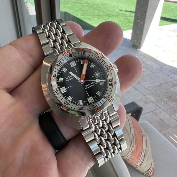 [$2,200 USD] DOXA SUB 300T SHARKHUNTER with Stainless Bracelet AND ...