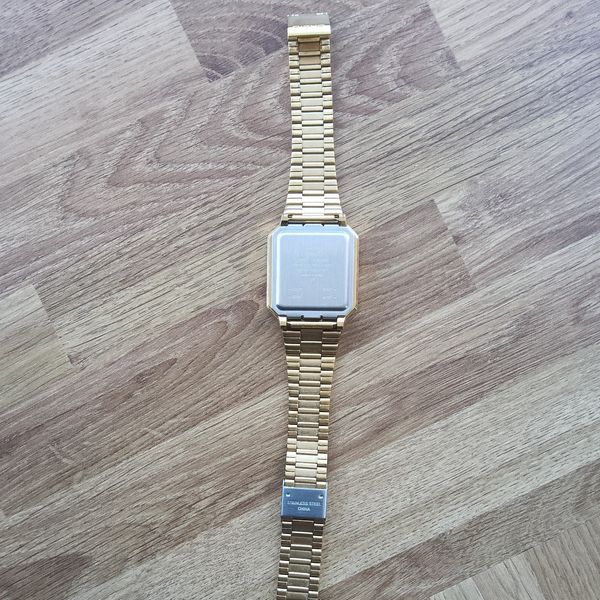 Casio A100WE-1AEF Stainless Steel Bracelet with GOLD tone Colour ...
