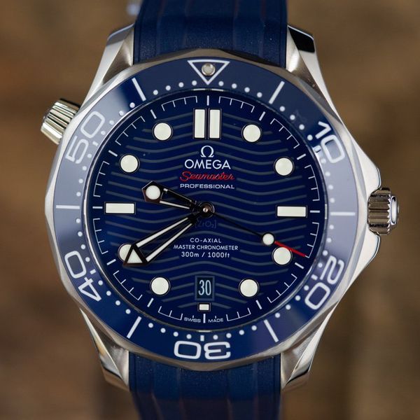 FSOT: Omega Seamaster 2018 Blue Dial and Strap | WatchCharts Marketplace