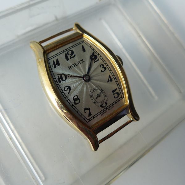 Vintage 1930s TULIP CASE ROLEX GENEX VERIFLAT IN 9K GOLD | WatchCharts ...