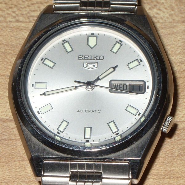 SEIKO 5 MEN'S AUTOMATIC WRIST WATCH NO. 7009-878A WITH MOVEMENT NO ...