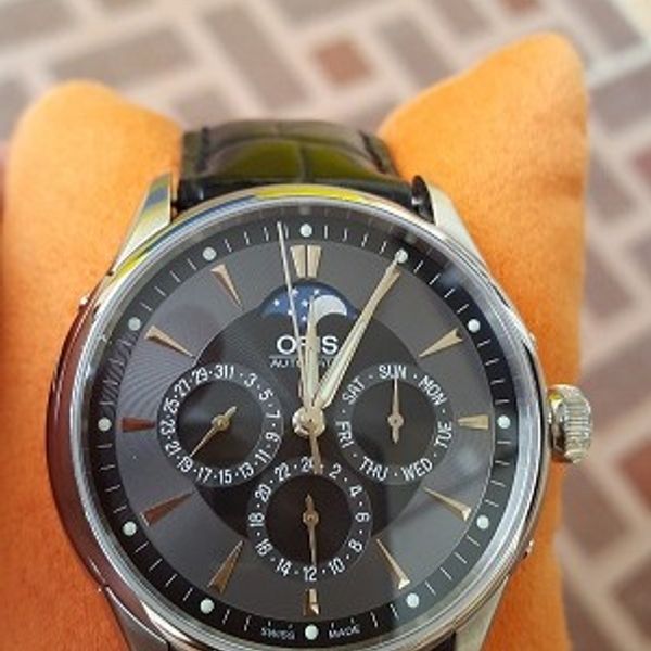 Oris Moonphase Complication | WatchCharts