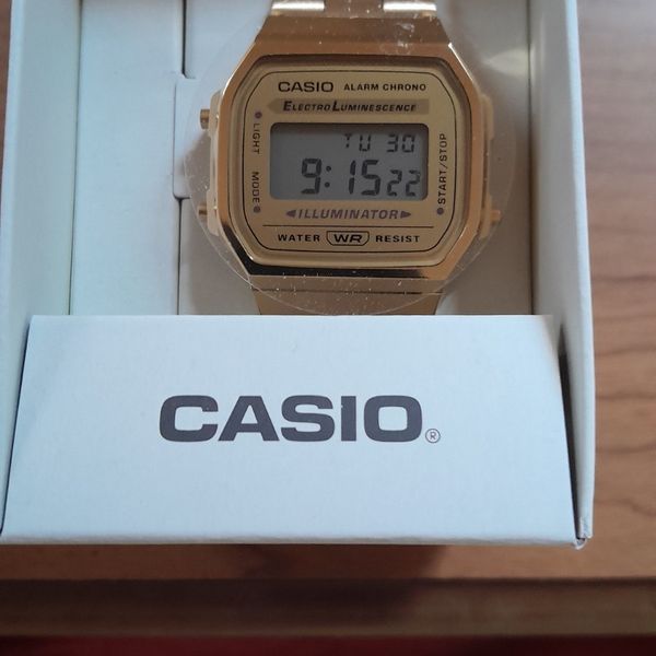 Casio A168WG-9WDF Men's Retro Resin Case Gold Metal Band Illuminator ...