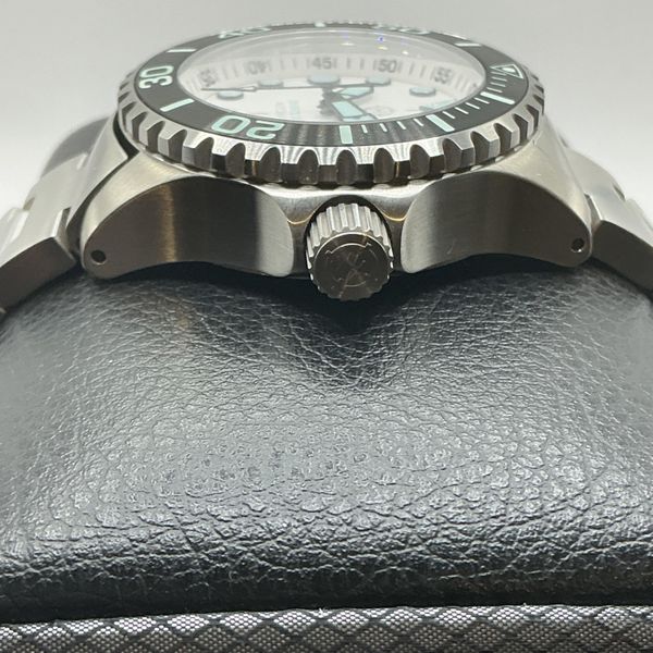 [WTS] Helm Komodo | WatchCharts Marketplace