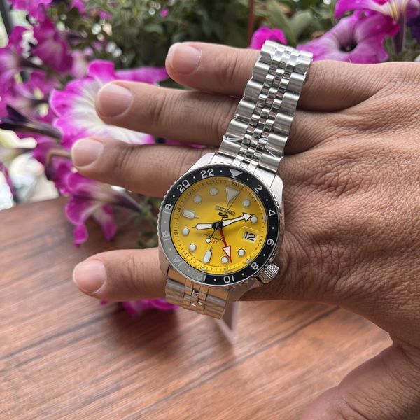 Seiko 5 sports gmt automatic ssk017j1 yellow dial jubilee brand new ...