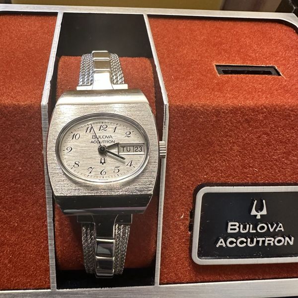Rare â New Old Stockâ 70s Ladies BULOVA N5 Accutron Tuning Fork Day ...