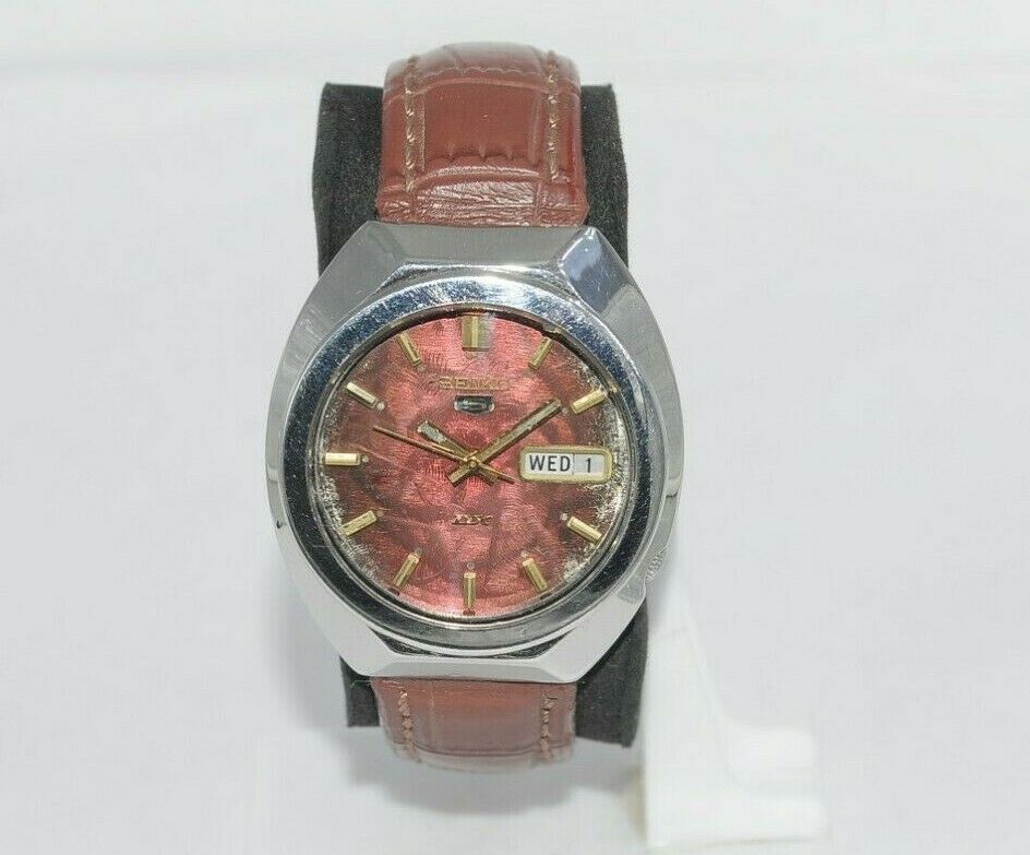 VINTAGE SEIKO 5 DX AUTOMATIC 6106-7730 HACKING FUNCTION D&D 23J WRIST WATCH | WatchCharts