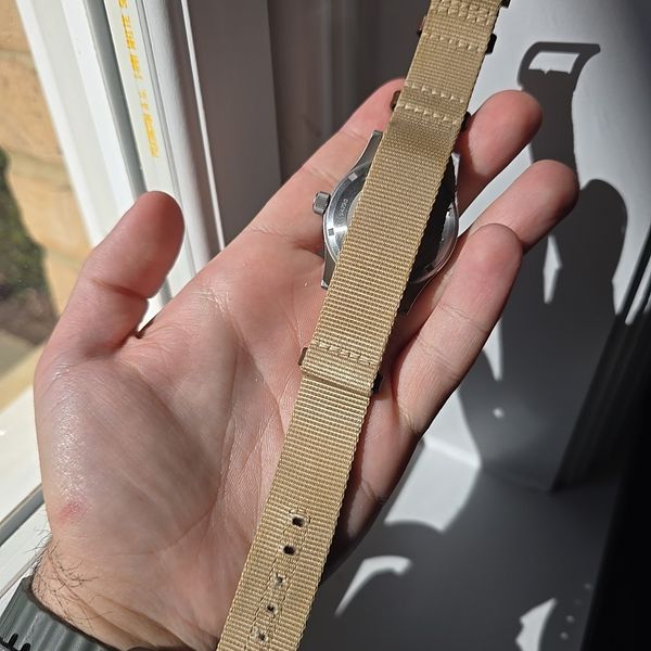 Hamilton H694390 Mechanical Wristwatch Khaki | WatchCharts Marketplace