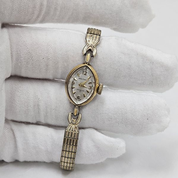 Vintage Waltham Ladies Watch Mechanical 17 Jewels Swiss Incabloc Working | WatchCharts Marketplace