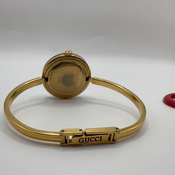 Gucci Ladies Bangle 11/12.2 Watch With Changeable Bezels In 8 Colors ...
