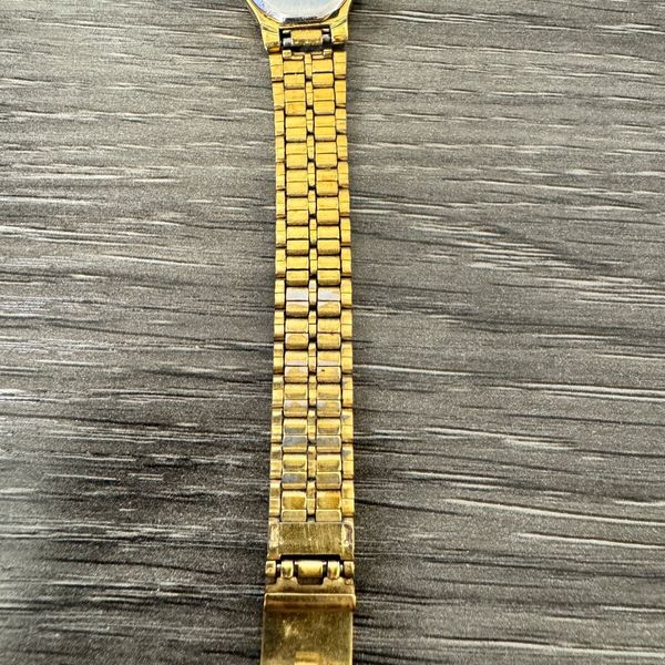 Vintage Seiko Quartz Gold-Tone Women's Watch 401-510 â Needs Battery | WatchCharts Marketplace