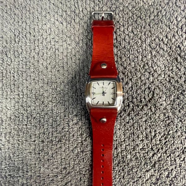 Vintage 1996 FOSSIL WATCH JR-8134 red leather band great condition new ...