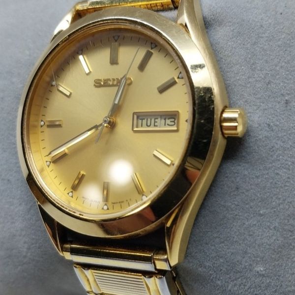 Vintage Seiko 7N43-9070 Day / Date Gold Tone Quartz Watch Twist-O-Flex Band | WatchCharts ...