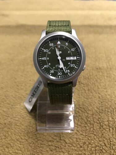 Seiko 5 SNK805K2 New Boxed With Warranty | WatchCharts Marketplace