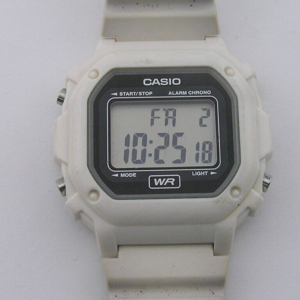 Vintage Casio LCD Watch White 3224 w/ Broken Band | WatchCharts Marketplace