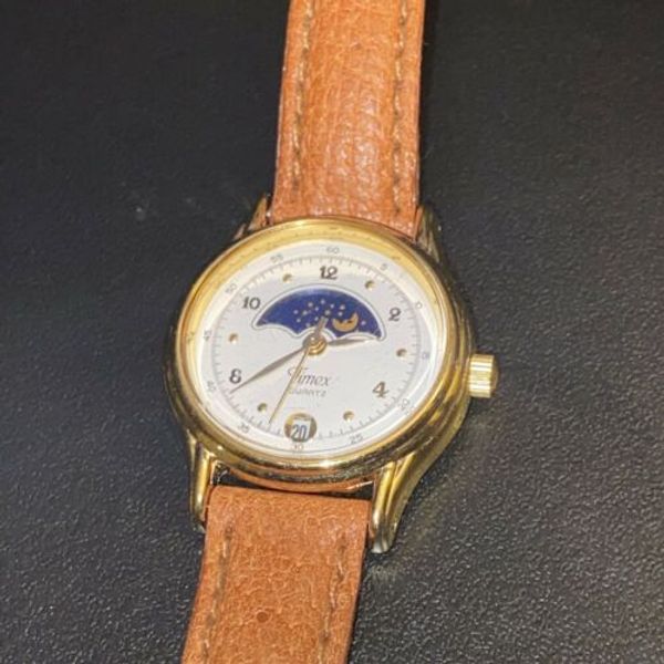Vintage Timex Moon Phase Calendar Watch Leather Band 364T Cell Needs ...