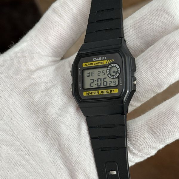 Vintage Casio F-94W Alarm Chrono Menâ s Digital Sports Watch Module ...