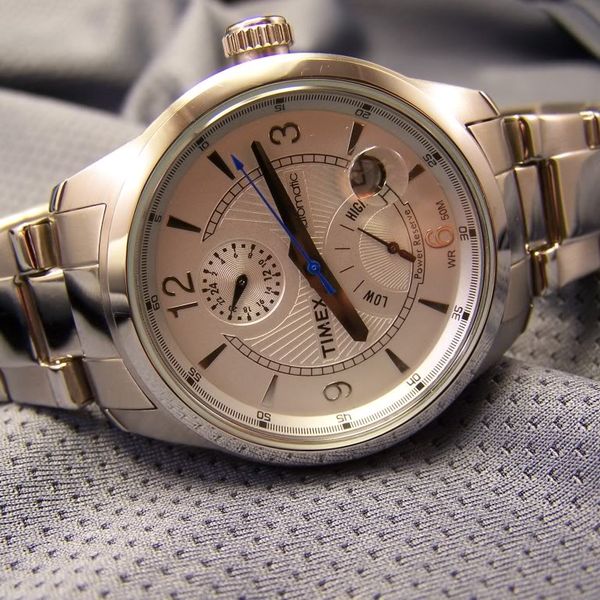 SOLD _ Timex T2C261, 22 Jewel Automatic with Power Reserve ...