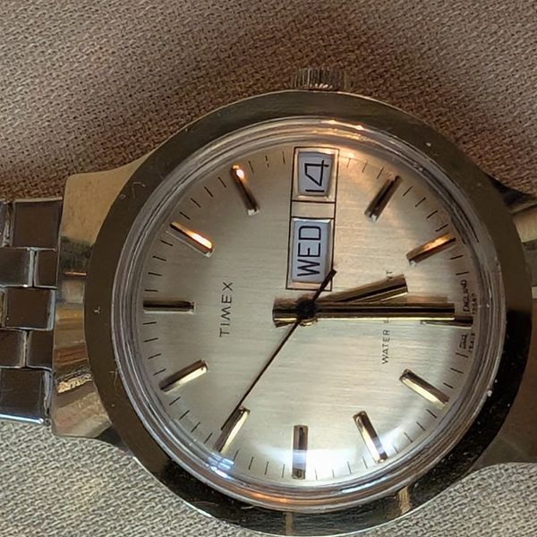 Vintage Timex men's mechanical watch 35mm case, running, glass has ...