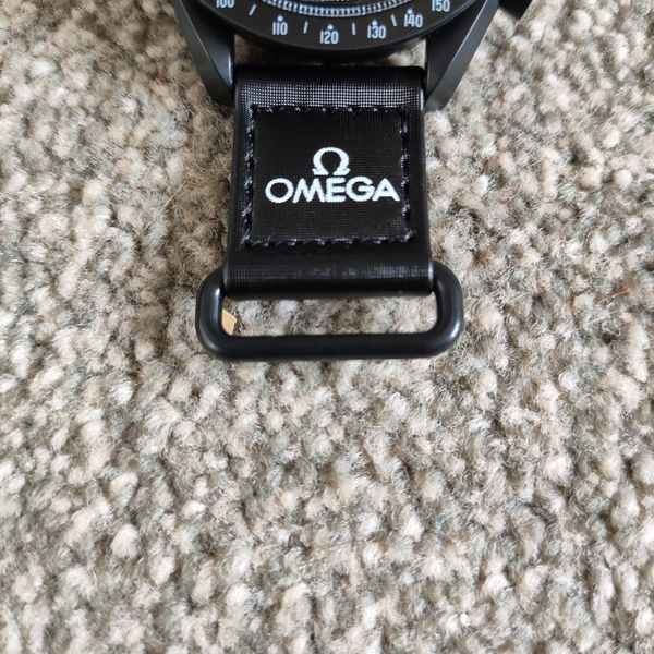 OMEGA Snoopy Moonswatch Black Mission to The Moonphase Watch ...