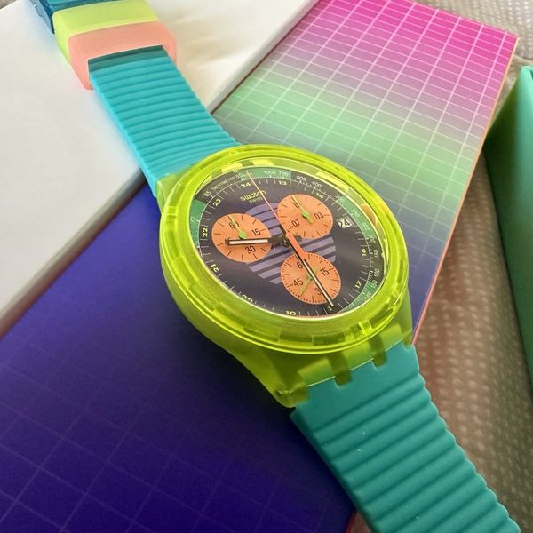 SWATCH NEON WAVE SUSJ404 cronografo ispirato anni 90 | WatchCharts ...