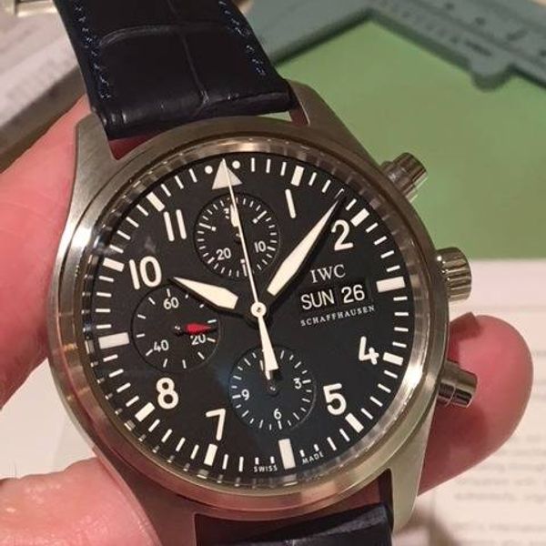 IWC 3717-01 Classic black flieger Chrono Mint! | WatchCharts Marketplace