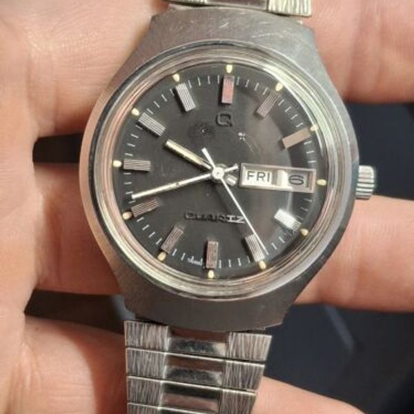 Timex Q Quartz Falcon Eye Black Dial Mens Vintage 1970s Retro Watch ...
