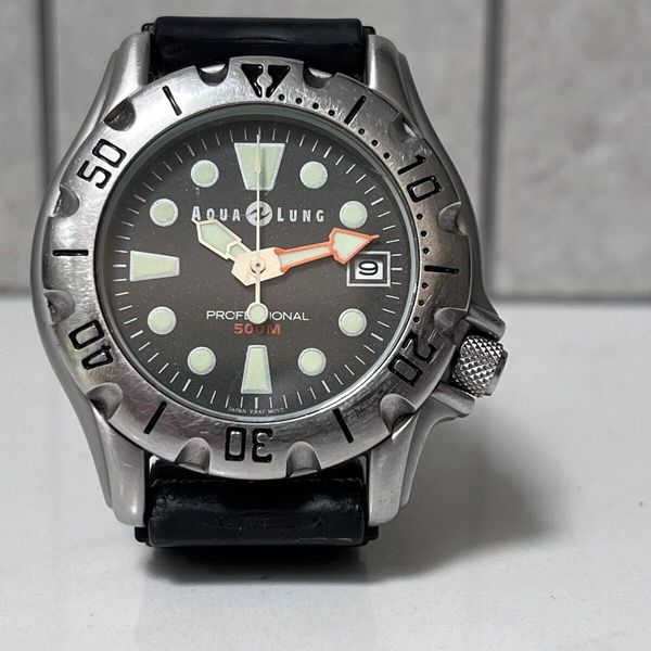Vintage Menâ s Aqualung Divers Watch - Running - Seiko Movement ...