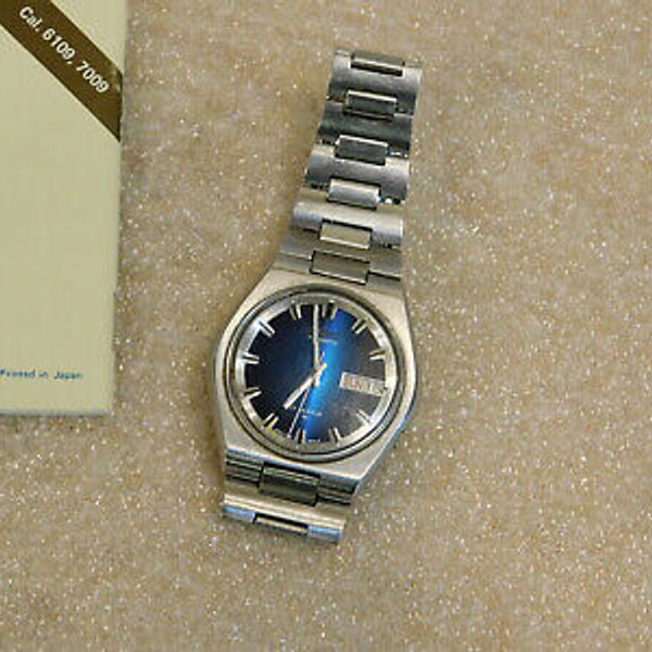 VINTAGE SEIKO 17J AUTOMATIC DAY DATE 7009-8079 MENS WATCH | WatchCharts