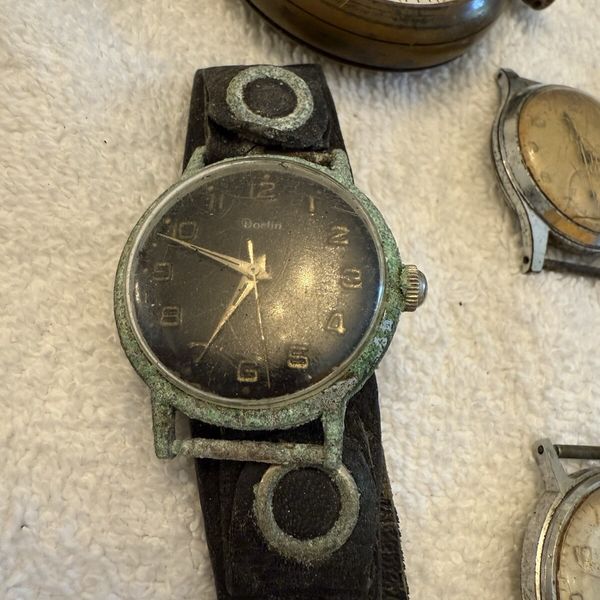 LOT OF VINTAGE QUARTZ & Mechanical Watches PARTS TIMEX ELGIN & MORE NOT ...