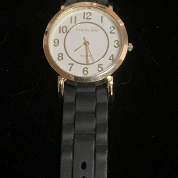 Estate Sale 5 Ladies Watches w/bands Mary Kay, Casio, Gracie Bee ...