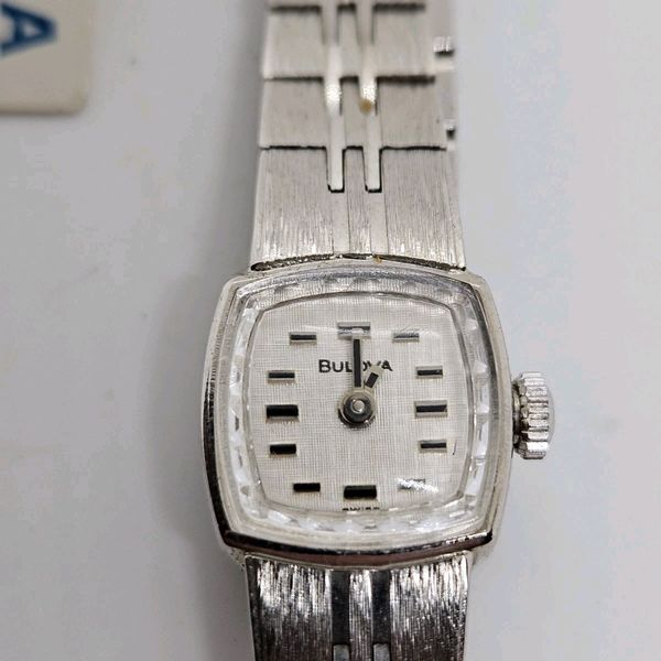 Vintage 1977 BULOVA Elegant Ladies Mechanical Wind-Up Watch with ...