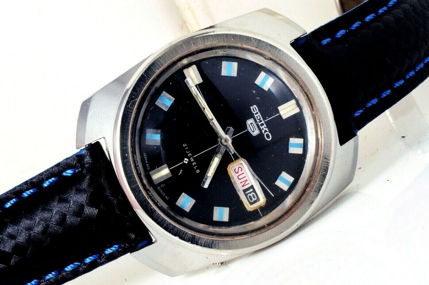 Seiko 5 (6119-8220) Price Guide & Market Data | WatchCharts