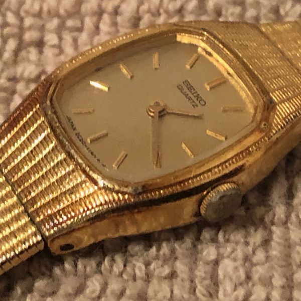 Women's Vintage Seiko Watch- Gold Tone / 2C20 5569 | WatchCharts Marketplace