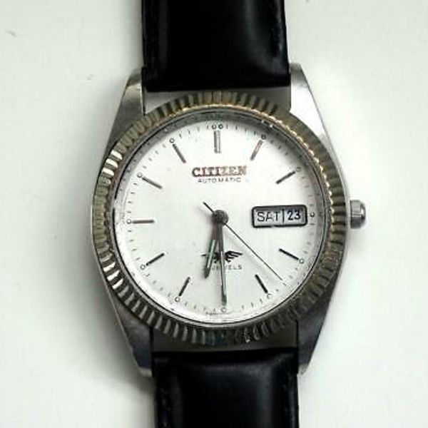 Gent's Vintage Citizen Automatic Watch with Day/Date | WatchCharts