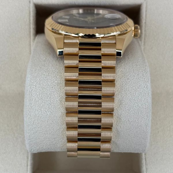 Auth Rolex Day-Date 40mm Yellow Gold Black Baguette Diamond Dial ...