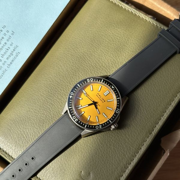 FS HALIOS SEAFORTH GEN IV Titanium Bahama Yellow | WatchCharts Marketplace