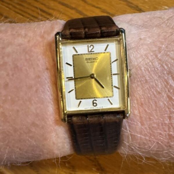 Vintage Seiko Quartz Dress Watch V700-5K30 Tank Style Gold Tone | WatchCharts Marketplace