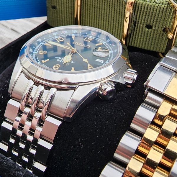[WTS] Seiko SPB121 (green alpinist) w/2 Strapcode Bracelets | WatchCharts