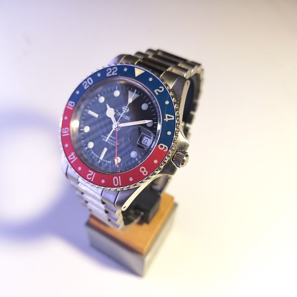 NOS Zodiac GMT professional 200m Quartz Men's Watch diver | WatchCharts ...