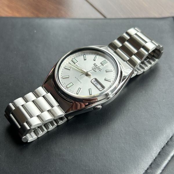 Seiko 5 Sports SNXS73 Men's Silver Sunburst Datejust Automatic Watch ...