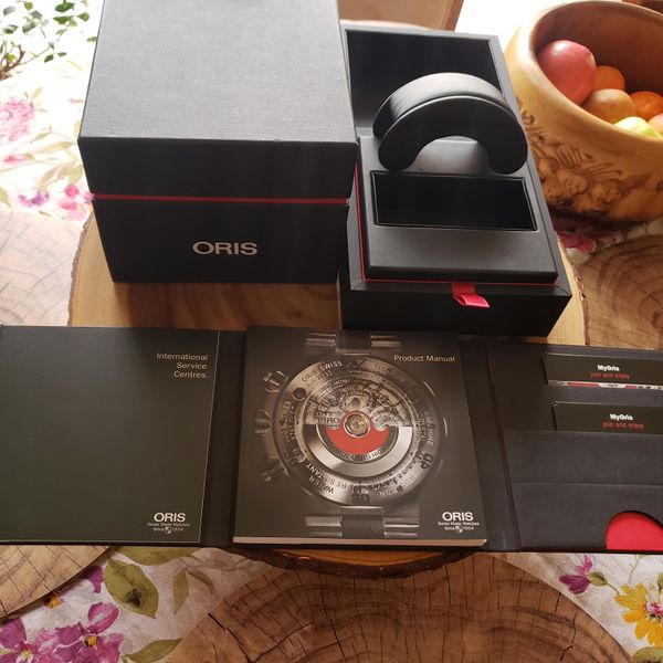 [WTS] Oris watch box(empty) and Croco strap 20mm | WatchCharts Marketplace