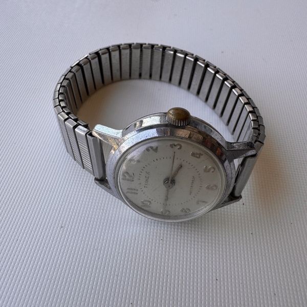 Vintage Timex women's mechanical watch 27mm case, running, glass has ...