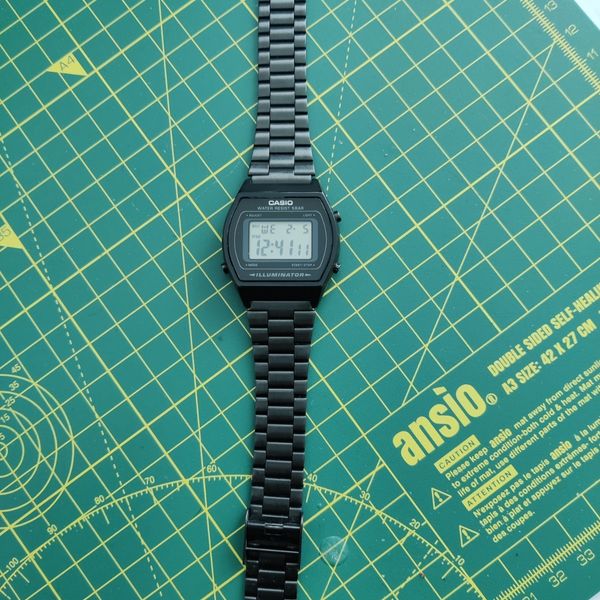 Casio B640W black digital watch, stealth Casio as worn Netflix - The ...