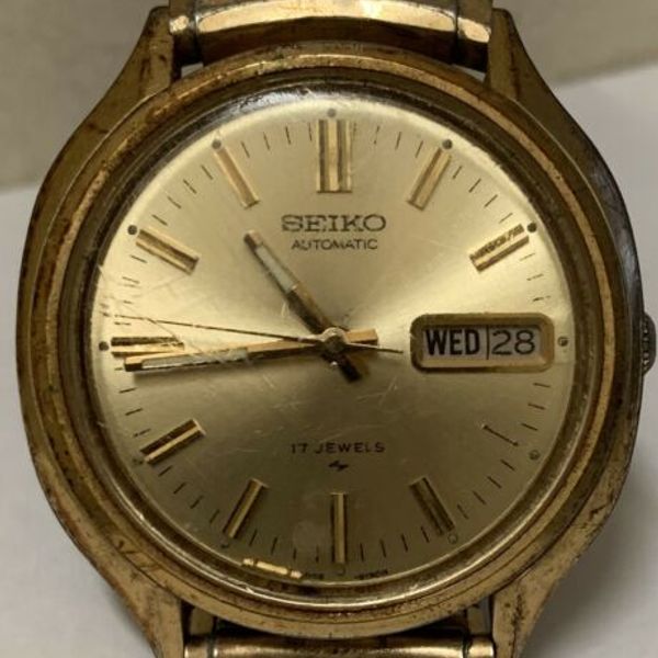Seiko vintage Automatic 17 jewels Day Date gold tone 7006-8089 Japan Runs | WatchCharts