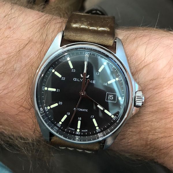 Glycine Combat 6 Classic - 36mm - Black dial / black leather pre ...